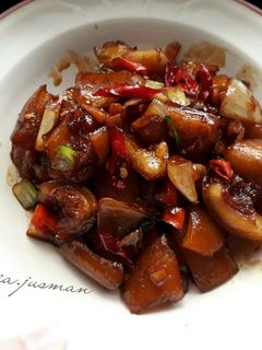 Resep Pork Belly With Green Chilly Stir Fry oleh Lilik Setiawati - Cookpad