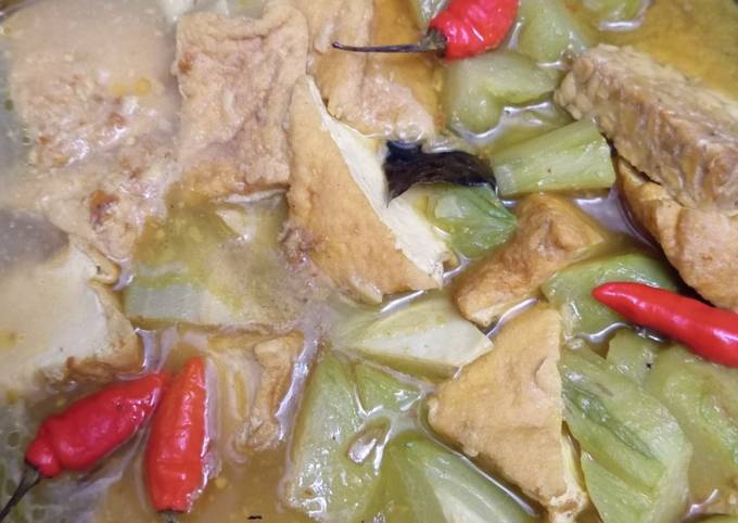 Resep Sengek tahu,tempe, labu siam oleh Suci Aris Tiani - Cookpad