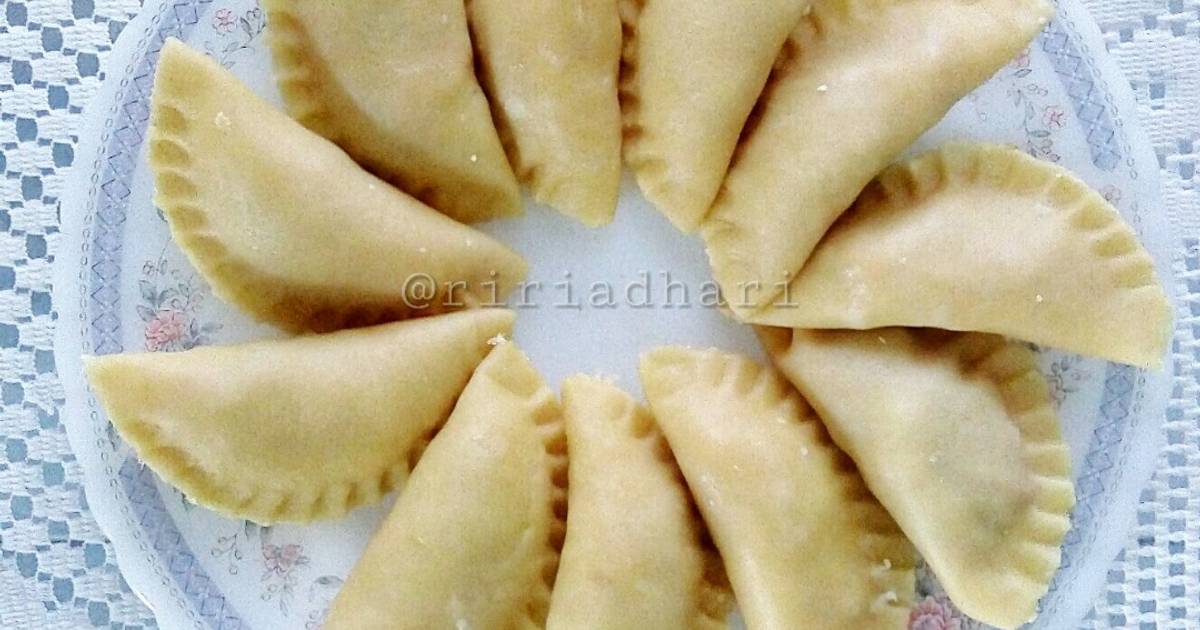 Resep Pastel Isi Sayur Renyah oleh Riri Adhari - Cookpad
