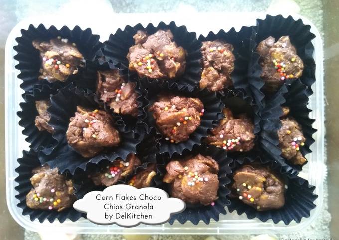 Resep Corn Flakes Choco Chips Granola oleh Delkitchen by scly - Cookpad