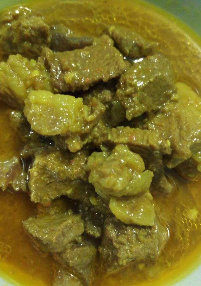 Resep Daging sapi kuah kuning (tanpa santan) oleh Rahmaannisa - Cookpad