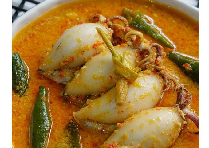 Resep Gulai Cumi Isi Tahu oleh i_amallea - Cookpad