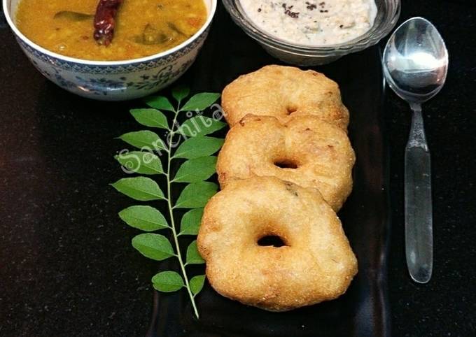 Medu vada Recipe by Sanchita Mittal - Cookpad