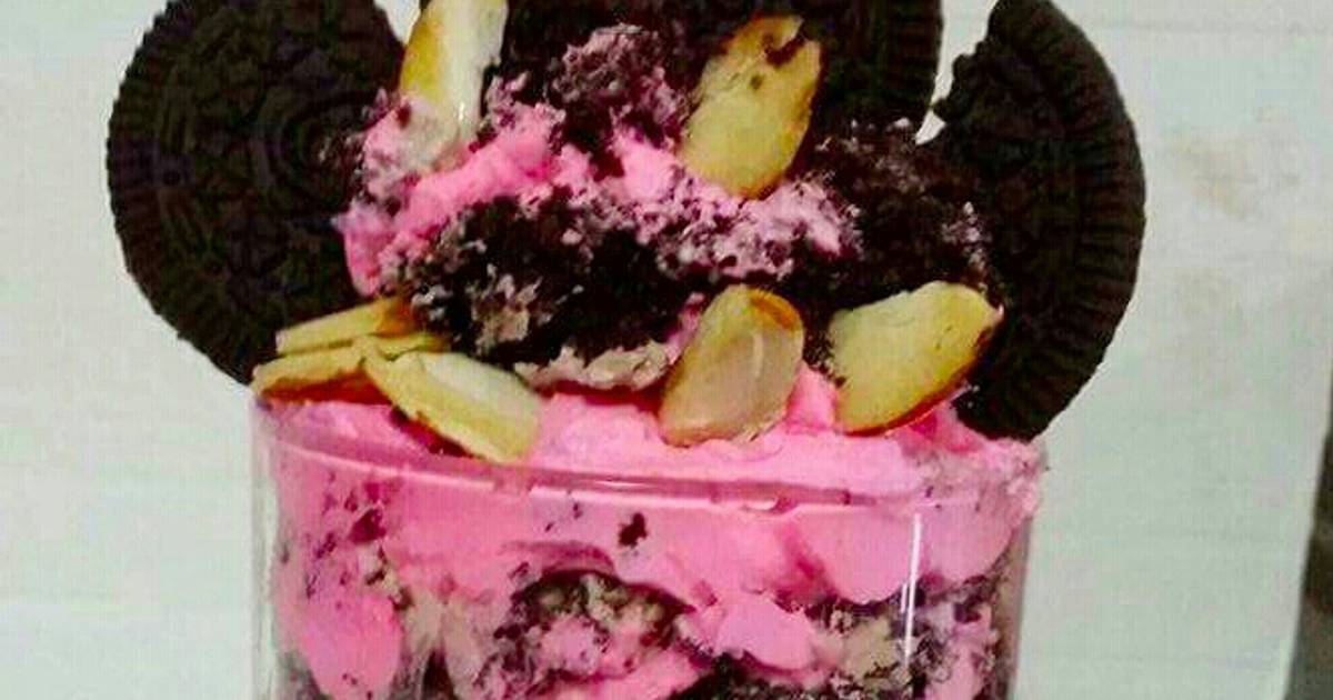 Rosy Oreo Delight Recipe by Neelam Chopra - Cookpad