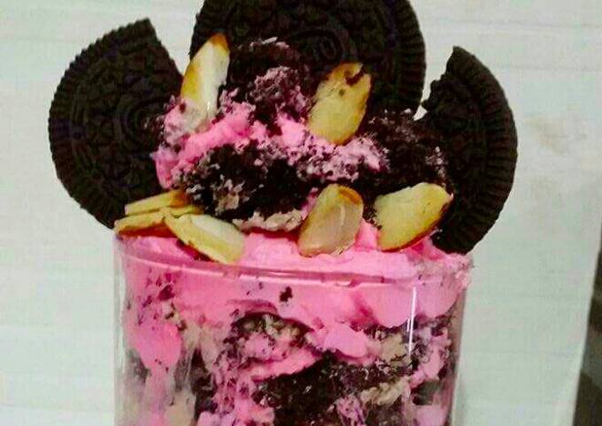 Rosy Oreo Delight Recipe by Neelam Chopra - Cookpad