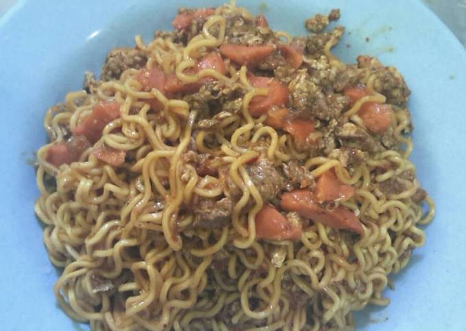 Resep Indomie goreng rasa rendang ala anak kost oleh Ayu Aprilia - Cookpad