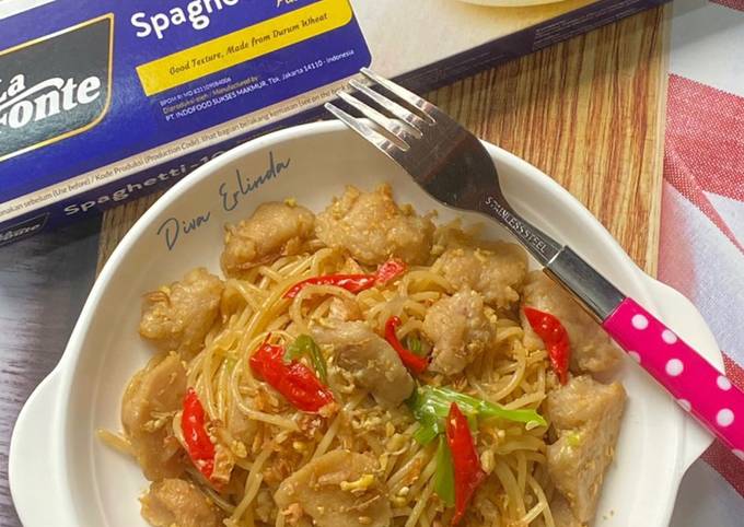 Resep Spaghetti Goreng Bakso Ayam oleh Agustina Erlinda - Cookpad