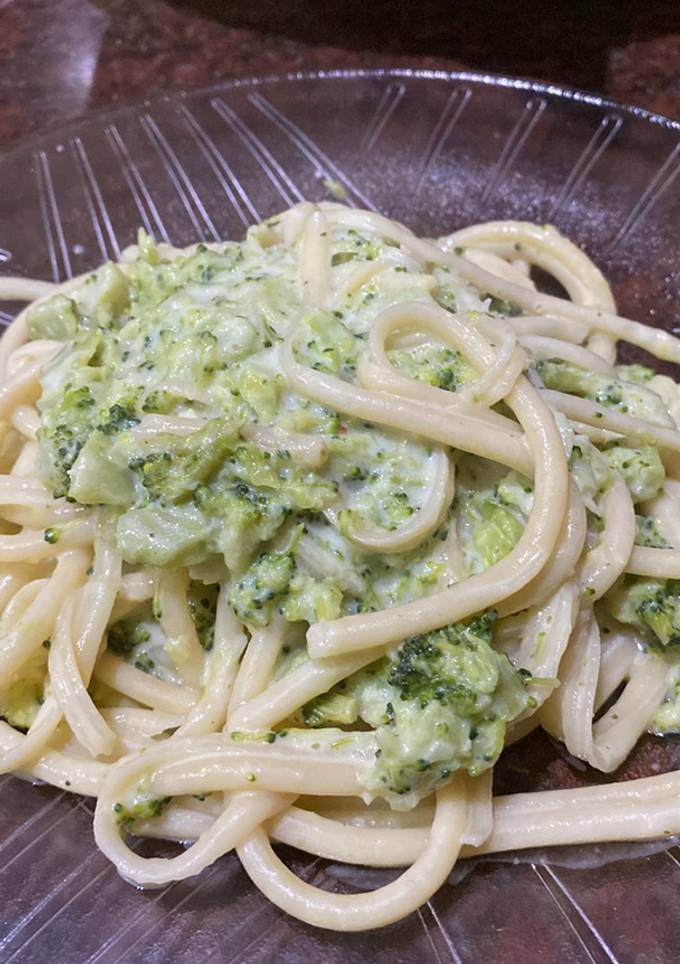 Fideo con brócoli Receta de Delfina D'Olivo- Cookpad