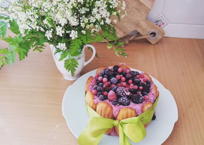Charlotte de Madeleines & mousse de fruits rouges de Kamika - Cookpad