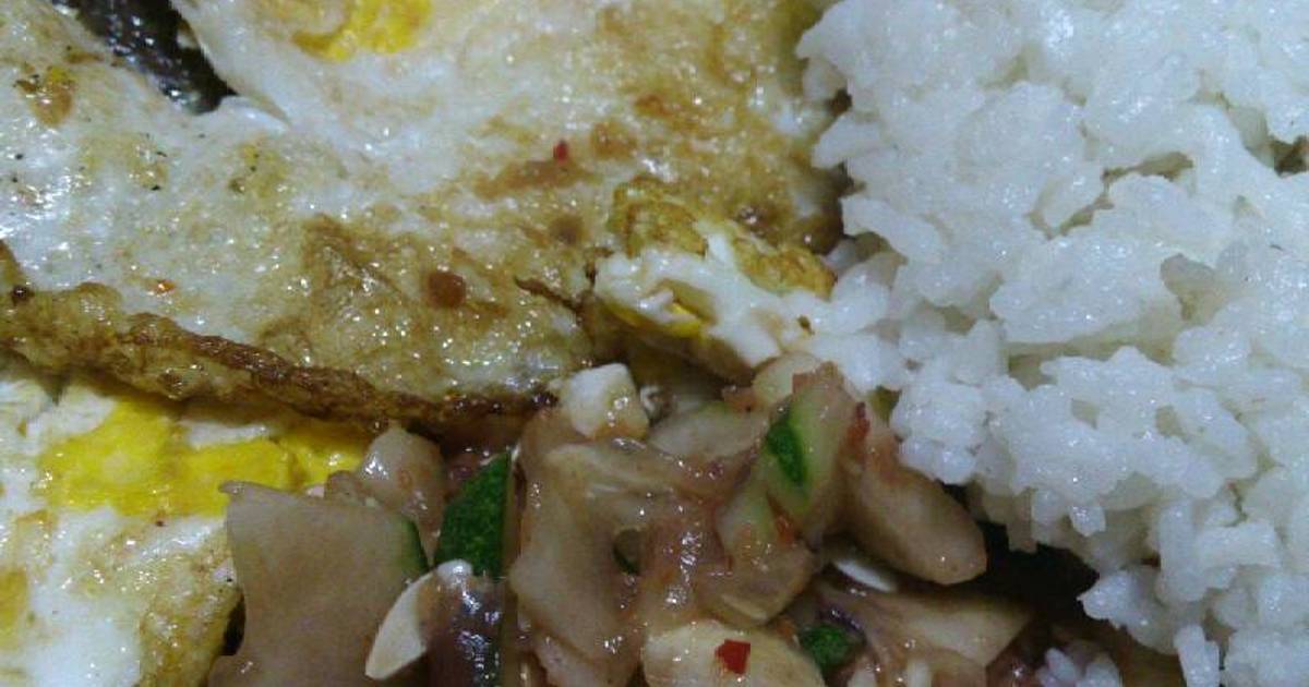 Resep Penyetan telur🍳&timun 'mareki' oleh Bunda Luqman's Kitchen - Cookpad