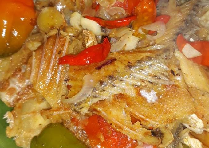 Resep Oseng pedas asin tulang jambal oleh Winnie Azizha Pratiwi - Cookpad