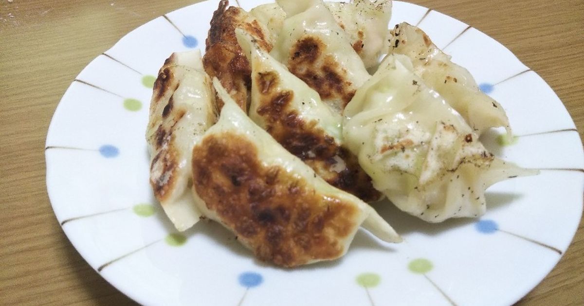 Easy Chicken Gyoza Recipe by クックMEIJIA☆