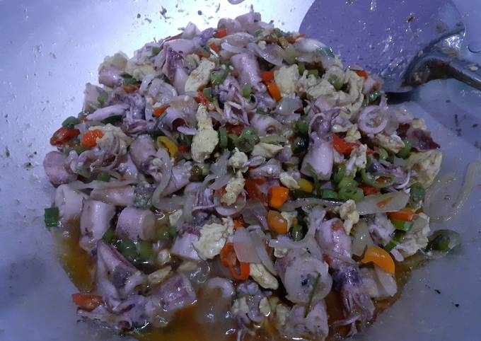 Resep Sambel Cumi telor oleh ambu azzam - Cookpad