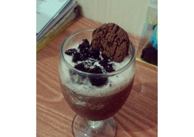 Resep Milkshake chocomilo with oreochips oleh ayuuuuk - Cookpad