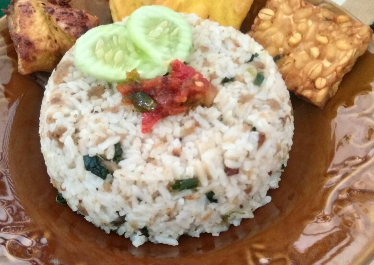 Resep Nasi Tutug Oncom oleh Dessi Sentami - Cookpad