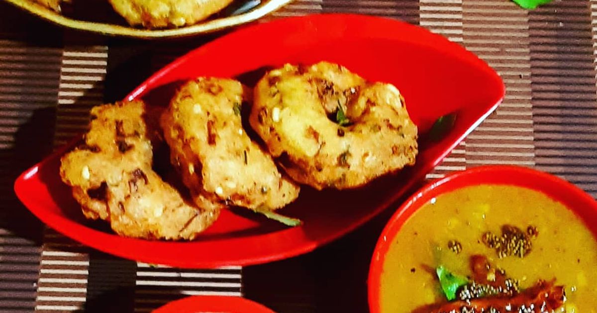 Medu Bada Recipe by Chhavi Gupta - Cookpad