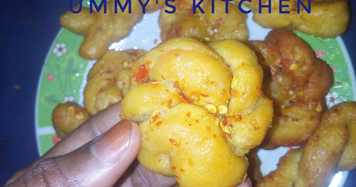 Spicy Twisted Rolls Recipe by Ummy Alqaly - Cookpad