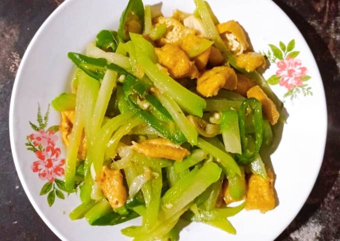 Resep Labu siam tumis bumbu kuning oleh Krisna Niken - Cookpad