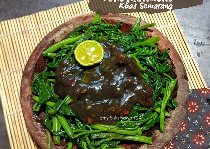 Resep Petis Kangkung Khas Semarang oleh Erny Sulistyowati (Pawon Erny) - Cookpad