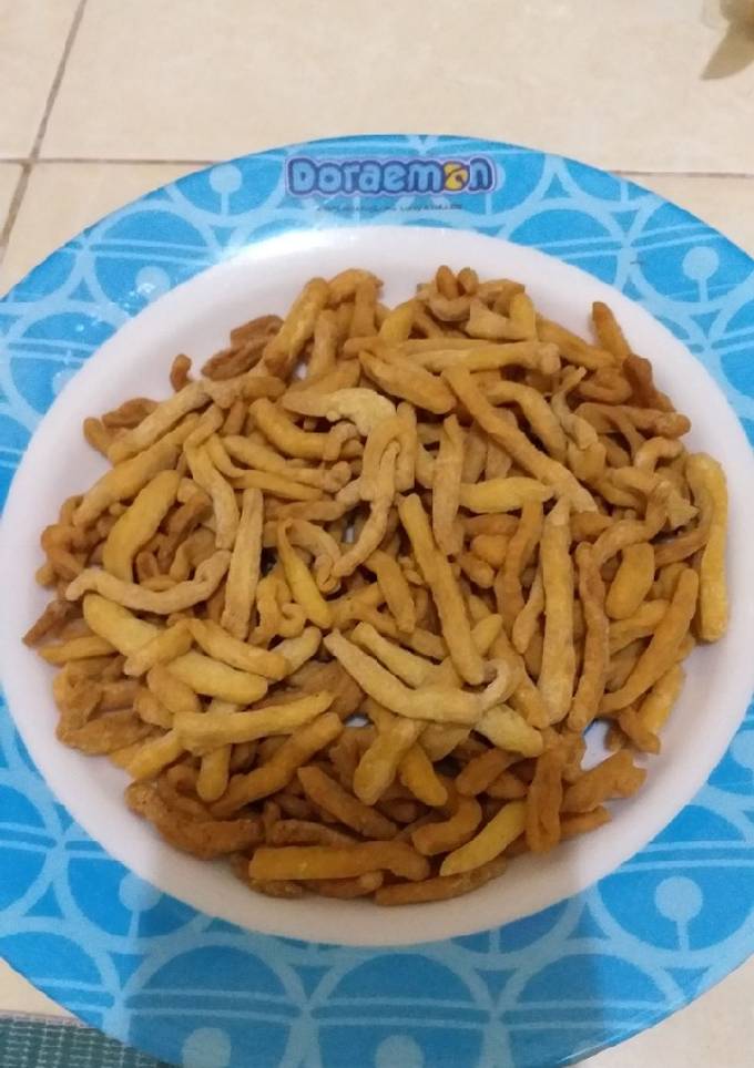 Resep Cemilan simple dari tepung terigu oleh Dapoer Noeroel - Cookpad