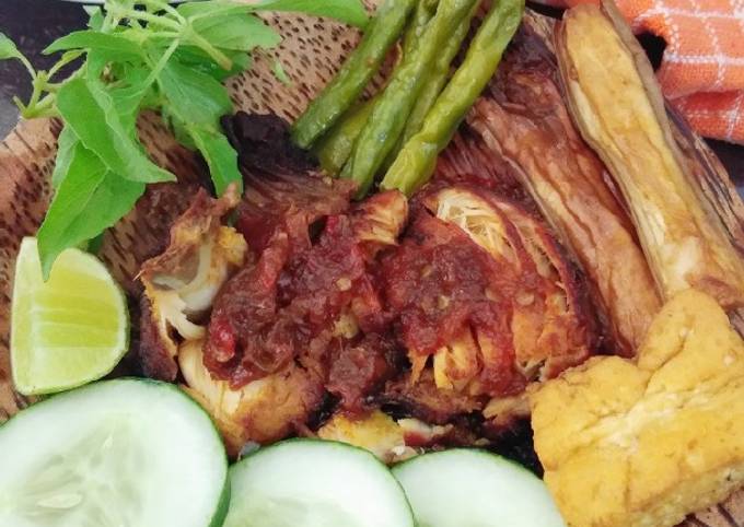 Resep Ayam Goreng / Bakar Sambal Penyet oleh diana az - Cookpad