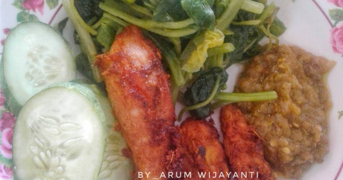 Resep Ayam dan tempe goreng bumbu oleh Arum Wijayanti - Cookpad