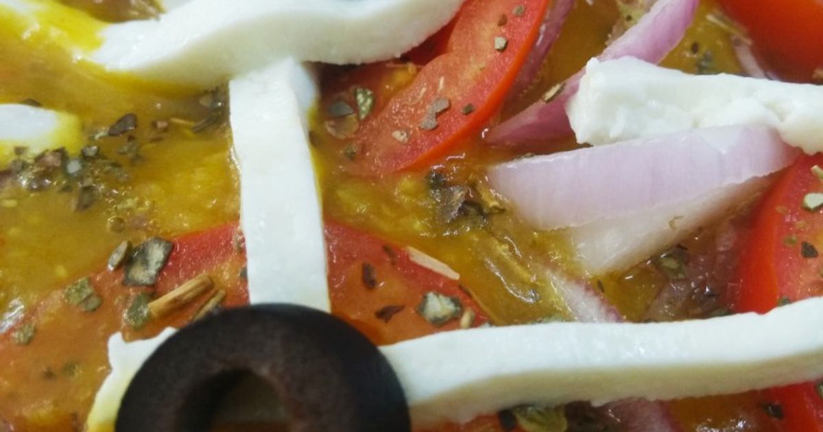 Bread And Daal Instant Piza Recipe by Dr. Sharda Sharma - Cookpad