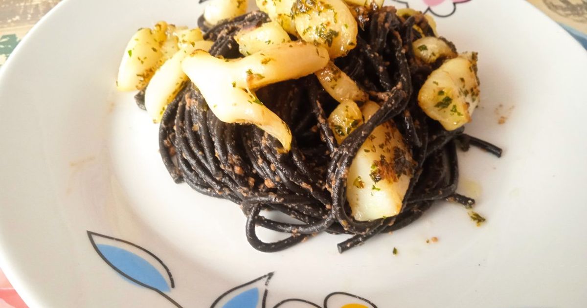 Pasta Negra Con Sepia Y Olivada De Arbequina Receta de Evita- Cookpad