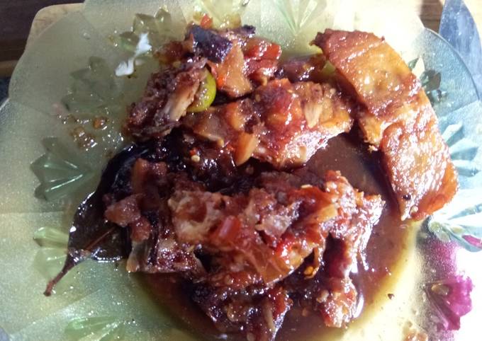Resep Krecek tulang asin jambal roti oleh Febyani Sulastri Dewi - Cookpad