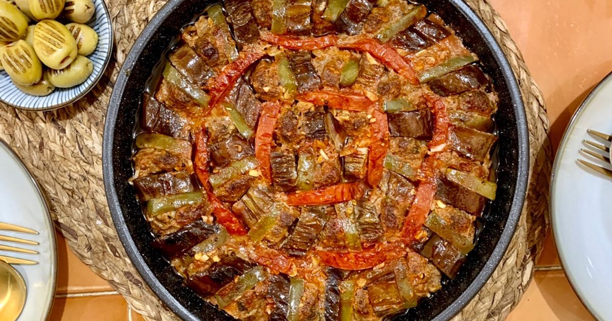 Firinda Patlican Kebabi (Baked Aubergines With Lamb Meatballs Kebab ...