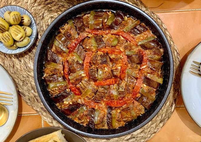 Firinda Patlican Kebabi (Baked Aubergines with Lamb Meatballs Kebab ...