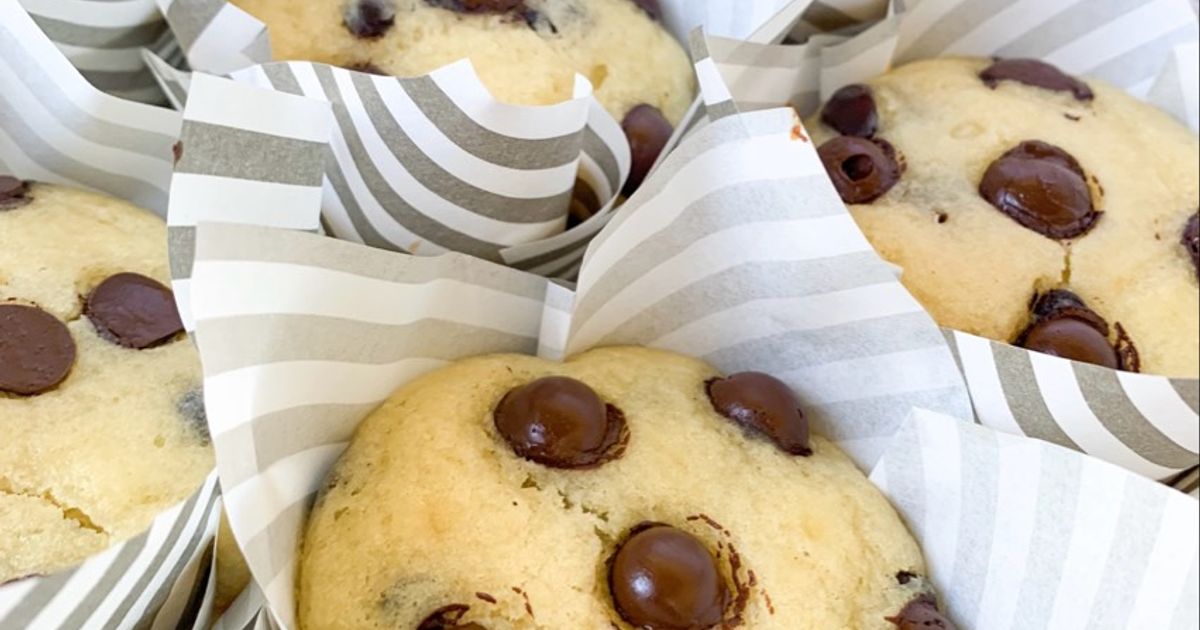 Muffins Extra Moelleux Au Yaourt Et Pépites De Chocolat de les douceurs ...