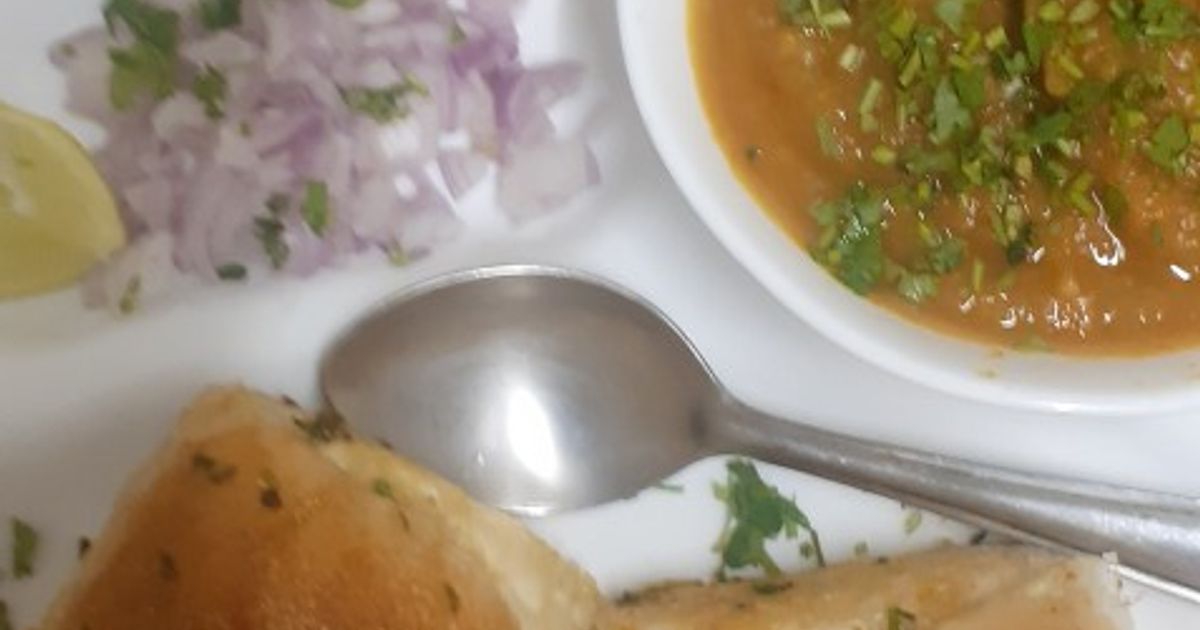 Instant Pau Bhaji In Pressure Cooker Recipe by Bina Samir Telivala ...