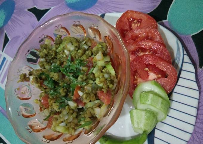 Green gram chaat Recipe by Dipti Bhatia - Cookpad
