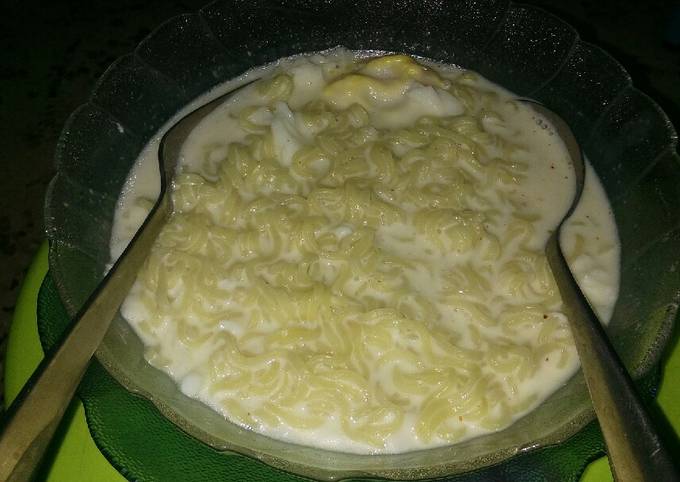 Resep Indomie kuah antimainstream (Indomie kaldu ayam kuah susu) oleh ...