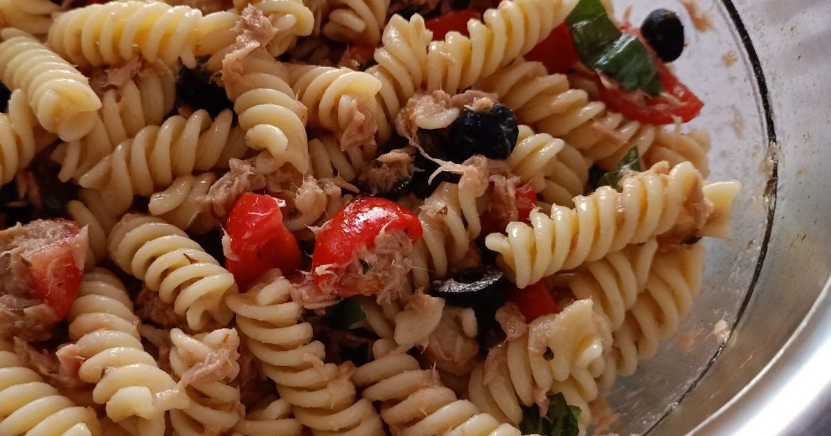 Cold Pasta With Tuna, Cherry Tomatoes, Capers, And Olives Recipe By ...