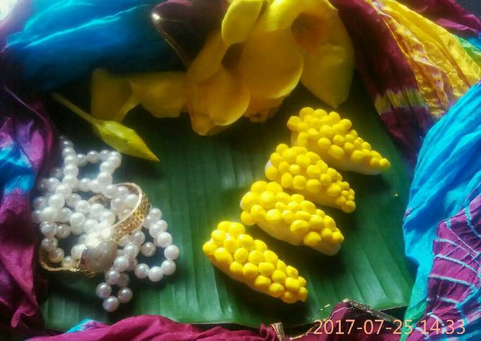 Makai khoya roll Recipe by priyanka sharma - Cookpad