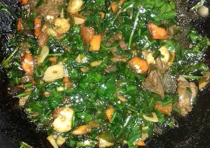 Resep Oseng daun melinjo udang daging oleh Yuyun - Cookpad