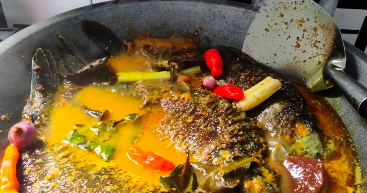 Resep Ikan mas kuah pindang ala aku oleh Kinan Fianasalsabila - Cookpad