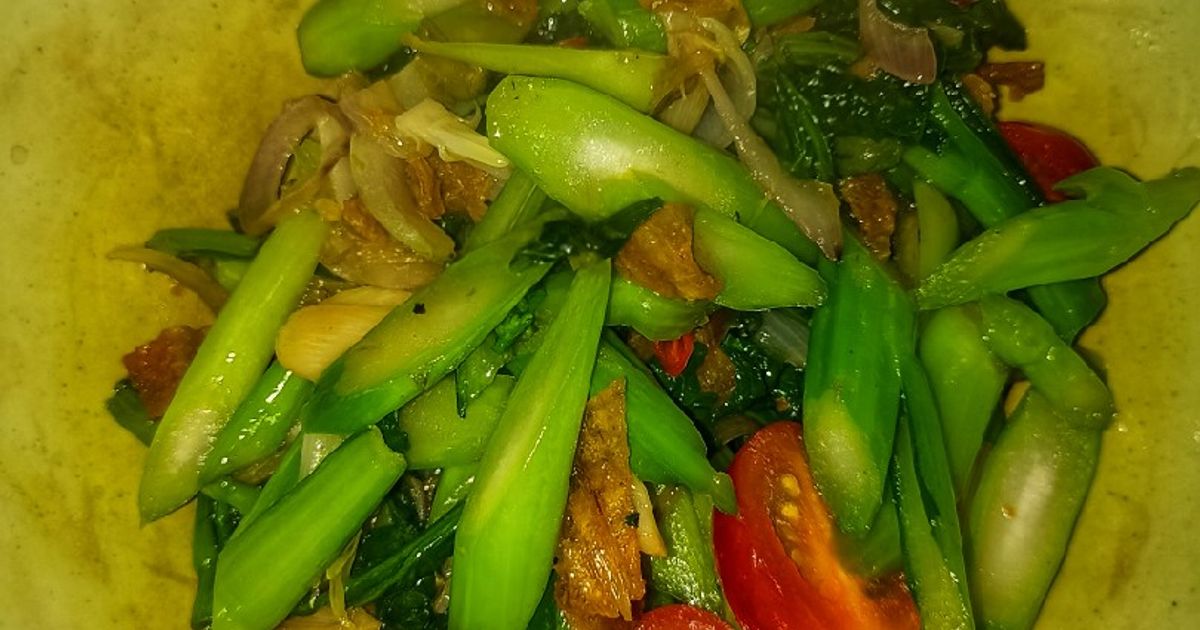 Resipi Sawi Bunga Tumis Bersama Ikan Masin oleh KAM - Cookpad