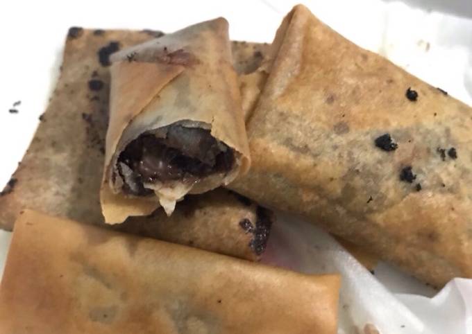 Resep Lumpia cokelat simple/chocolava lumpia oleh Tyamohi - Cookpad