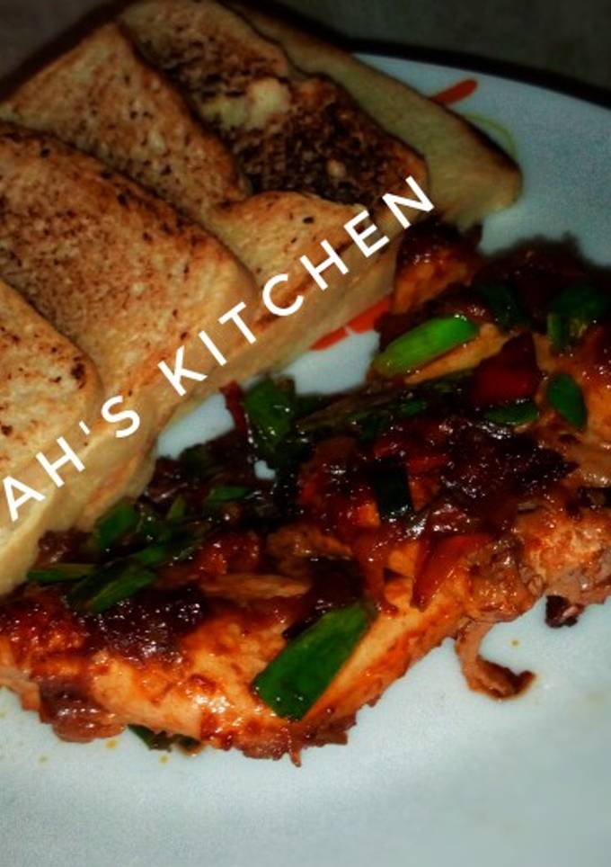 Gasasshen Bread me yanka da peppered chicken girki daga Afrah's kitchen ...