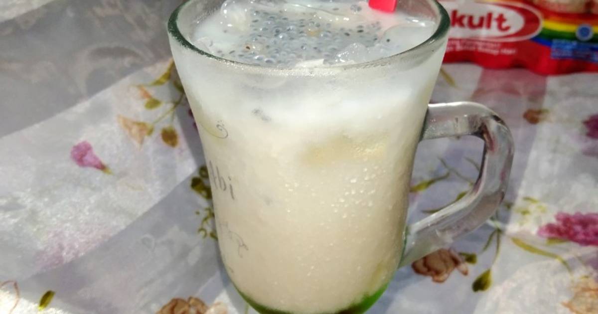 Resep Es melon yakult oleh vanti - Cookpad
