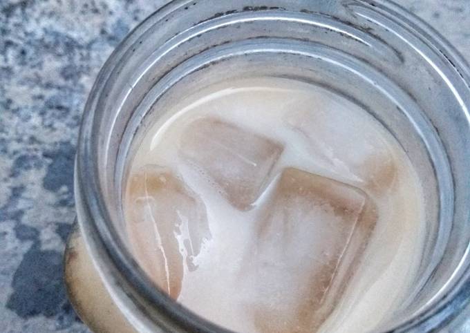 Resep Es teh susu oleh Saluna Mahira - Cookpad