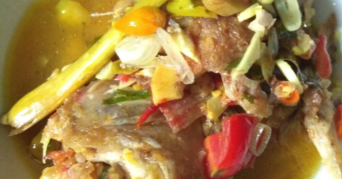 Resep Kepala kakap kuning oleh siti nursepta - Cookpad