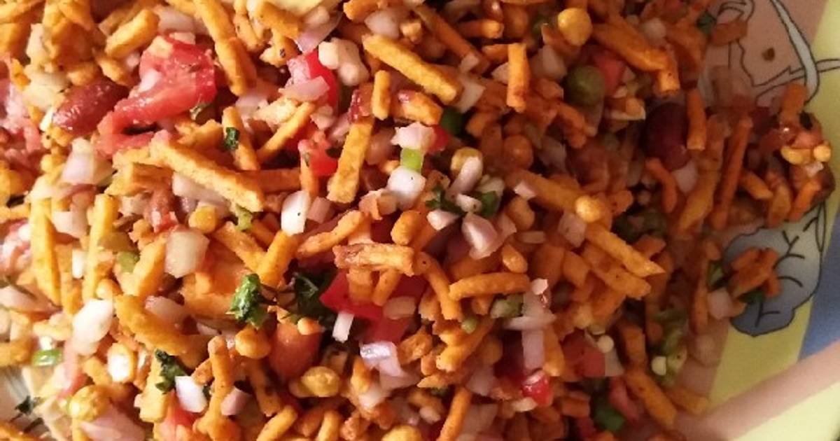 Masala Bombay mixture with lachha Recipe by Darshan Khandelwal - Cookpad