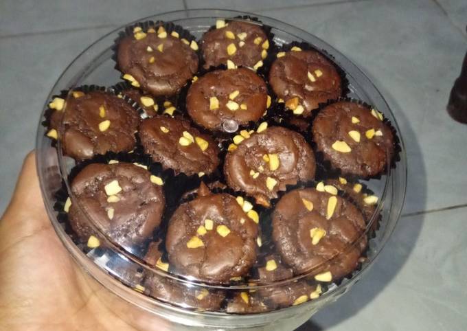 Resep Brownies mini kering oleh nova dara - Cookpad