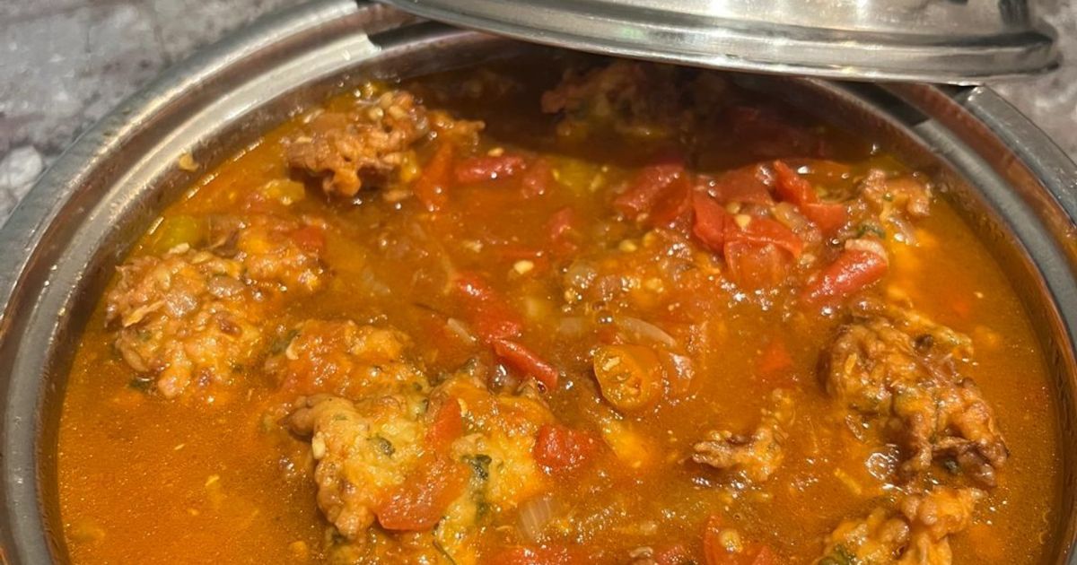 Non Fried Lauki Kofta In Rich Tomato Gravy Recipe by Aruna Thapar - Cookpad