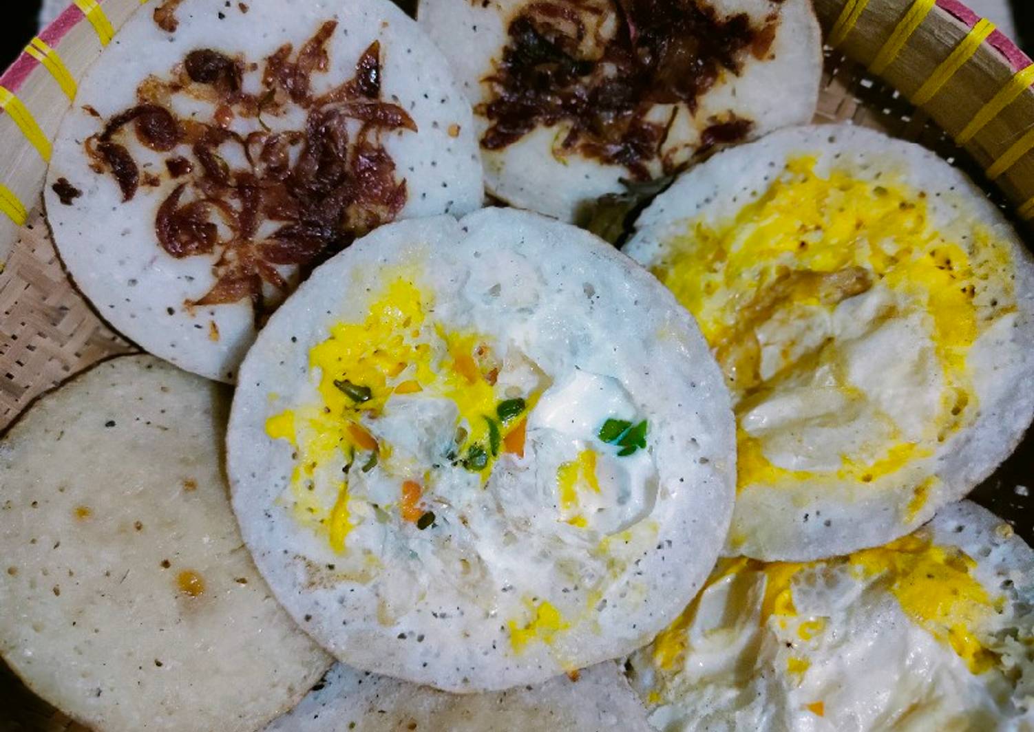 Resep Serabi Telur Pedas dan Aneka Topping oleh 🌻Licha Alby🌷 - Cookpad Resep Serabi Telur Pedas dan Aneka Topping oleh 🌻Licha Alby🌷 - Cookpad
