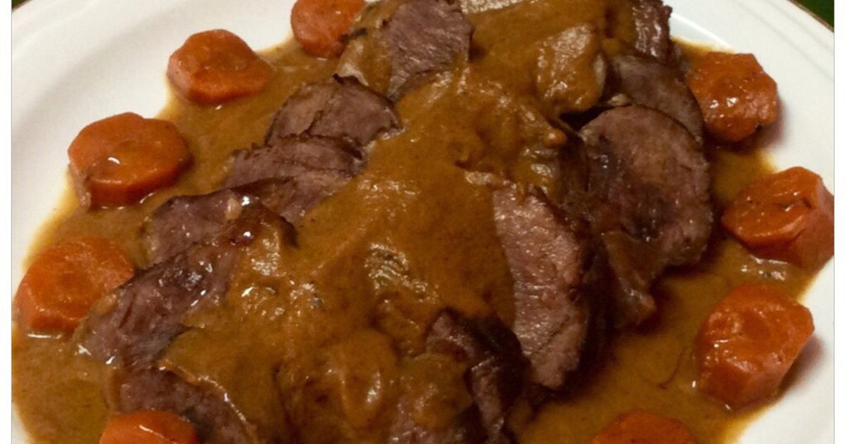 Morcillo O Jarrete De Ternera Con Salsa De Zanahoria Y Vino Tinto ...